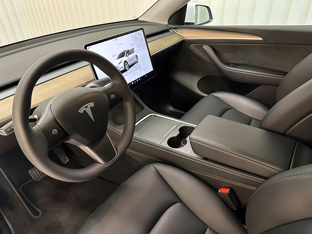 Tesla Model Y Long Range AWD Autopilot Pano Drag V-Hjul - Lindbil ...