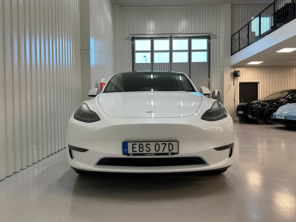Tesla Model Y Long Range AWD Autopilot Pano Drag V-Hjul - Lindbil ...