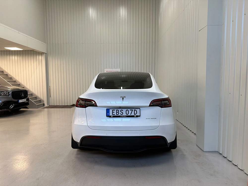 Tesla Model Y Long Range AWD Autopilot Pano Drag V-Hjul - Lindbil ...